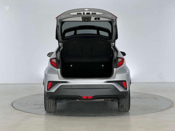 Серый Тойота C-HR 2023 в Вильнюс, объемом двигателя 1.80 л и пробегом 89 тыс. км за 23900 €, фото 11 на AUTOMOTO.COM.LV
