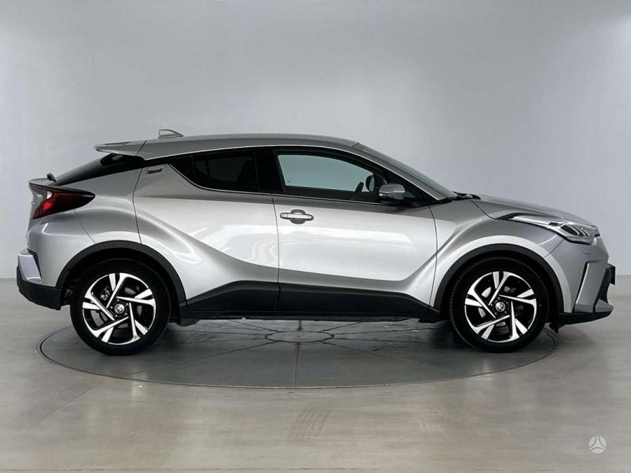 Серый Тойота C-HR 2023 в Вильнюс, объемом двигателя 1.80 л и пробегом 89 тыс. км за 23900 €, фото 17 на AUTOMOTO.COM.LV