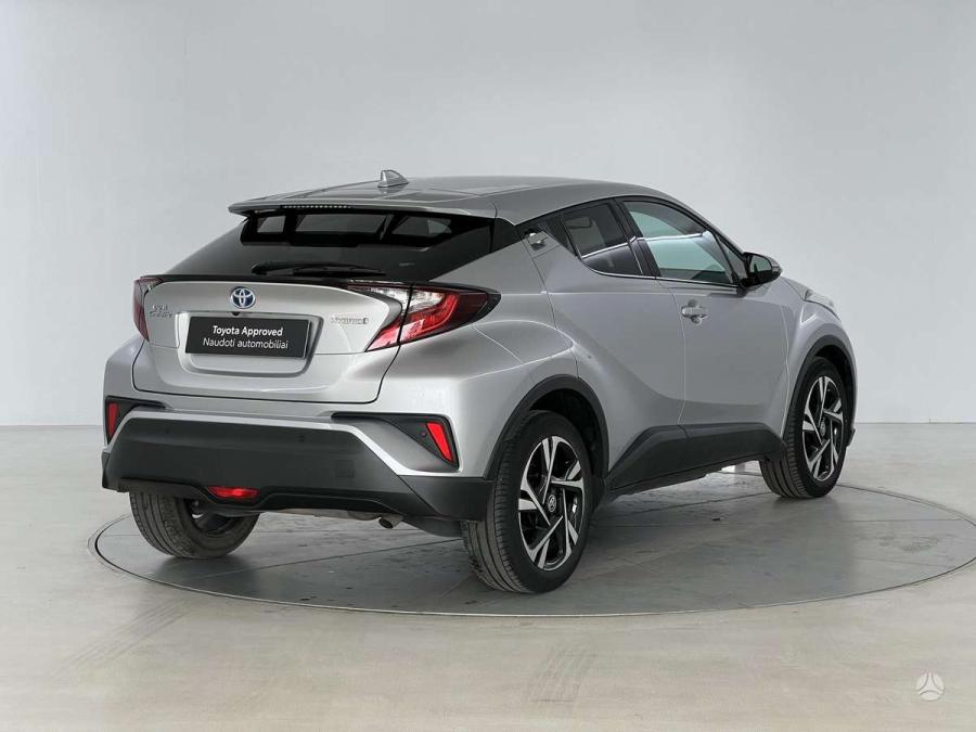 Серый Тойота C-HR 2023 в Вильнюс, объемом двигателя 1.80 л и пробегом 89 тыс. км за 23900 €, фото 21 на AUTOMOTO.COM.LV