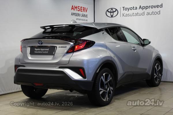 Grey Toyota C-HR 2023 in Tallinn, with an engine capacity of 1.80 L and mileage of 31 thousand km for 24990 €, photo 3 on AUTOMOTO.COM.LV