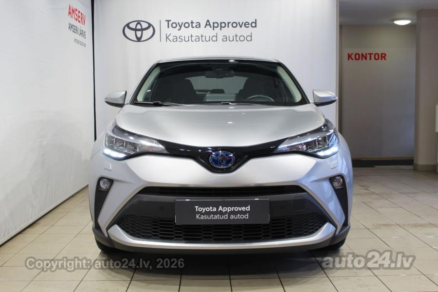 Grey Toyota C-HR 2023 in Tallinn, with an engine capacity of 1.80 L and mileage of 31 thousand km for 24990 €, photo 6 on AUTOMOTO.COM.LV