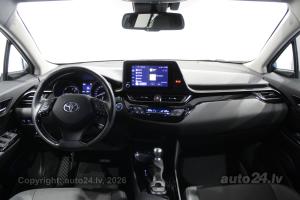 Grey Toyota C-HR 2023 in Tallinn, with an engine capacity of 1.80 L and mileage of 31 thousand km for 24990 €, photo 9 on AUTOMOTO.COM.LV