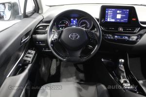 Grey Toyota C-HR 2023 in Tallinn, with an engine capacity of 1.80 L and mileage of 31 thousand km for 24990 €, photo 10 on AUTOMOTO.COM.LV
