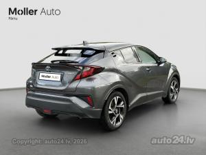 Серый Тойота C-HR 2023 в Пярну, объемом двигателя 1.80 л и пробегом 62 тыс. км за 24900 €, фото 3 на AUTOMOTO.COM.LV