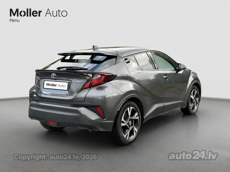 Серый Тойота C-HR 2023 в Пярну, объемом двигателя 1.80 л и пробегом 62 тыс. км за 24900 €, фото 3 на AUTOMOTO.COM.LV