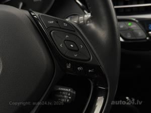 Серый Тойота C-HR 2023 в Пярну, объемом двигателя 1.80 л и пробегом 62 тыс. км за 24900 €, фото 13 на AUTOMOTO.COM.LV