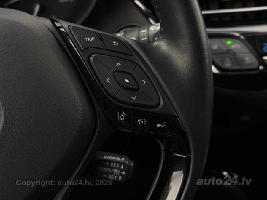 Серый Тойота C-HR 2023 в Пярну, объемом двигателя 1.80 л и пробегом 62 тыс. км за 24900 €, фото 13 на AUTOMOTO.COM.LV