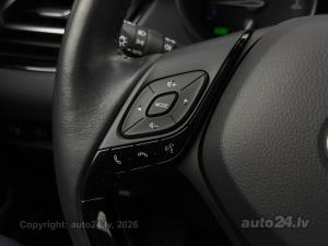 Серый Тойота C-HR 2023 в Пярну, объемом двигателя 1.80 л и пробегом 62 тыс. км за 24900 €, фото 14 на AUTOMOTO.COM.LV
