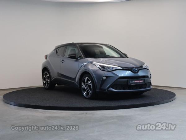 Серый Тойота C-HR 2023 в Таллин, объемом двигателя 1.99 л и пробегом 45 тыс. км за 23900 €, фото 4 на AUTOMOTO.COM.LV