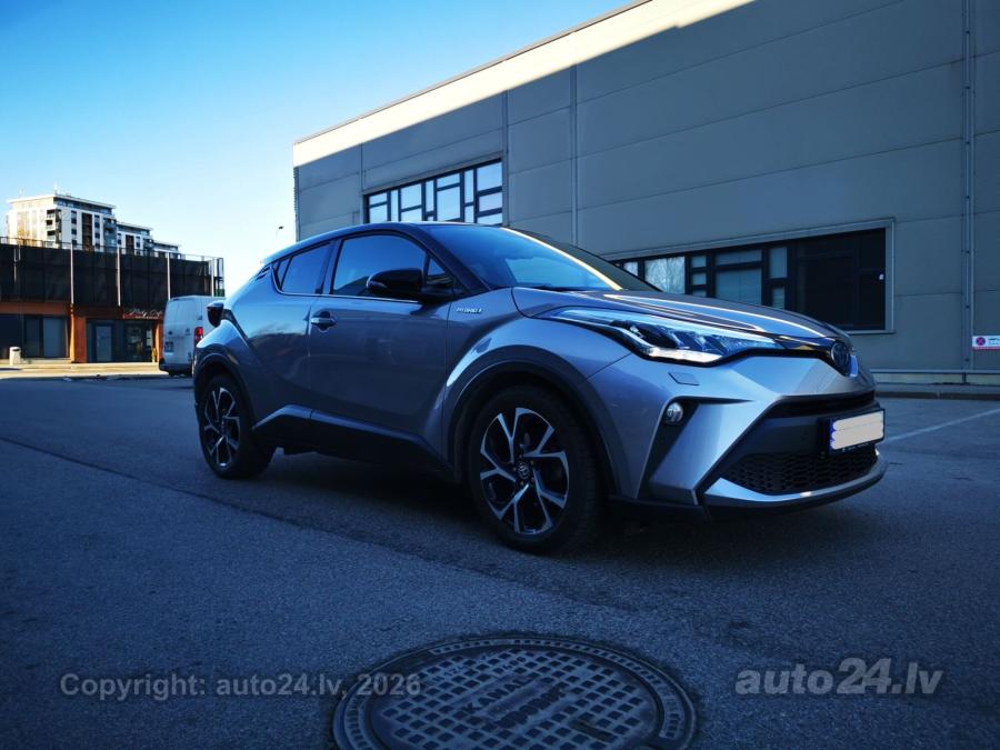 Серый Тойота C-HR 2023 в Таллин, объемом двигателя 2.00 л и пробегом 40 тыс. км за 25990 €, фото 3 на AUTOMOTO.COM.LV