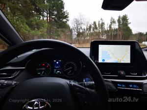 Серый Тойота C-HR 2023 в Таллин, объемом двигателя 2.00 л и пробегом 40 тыс. км за 25990 €, фото 7 на AUTOMOTO.COM.LV