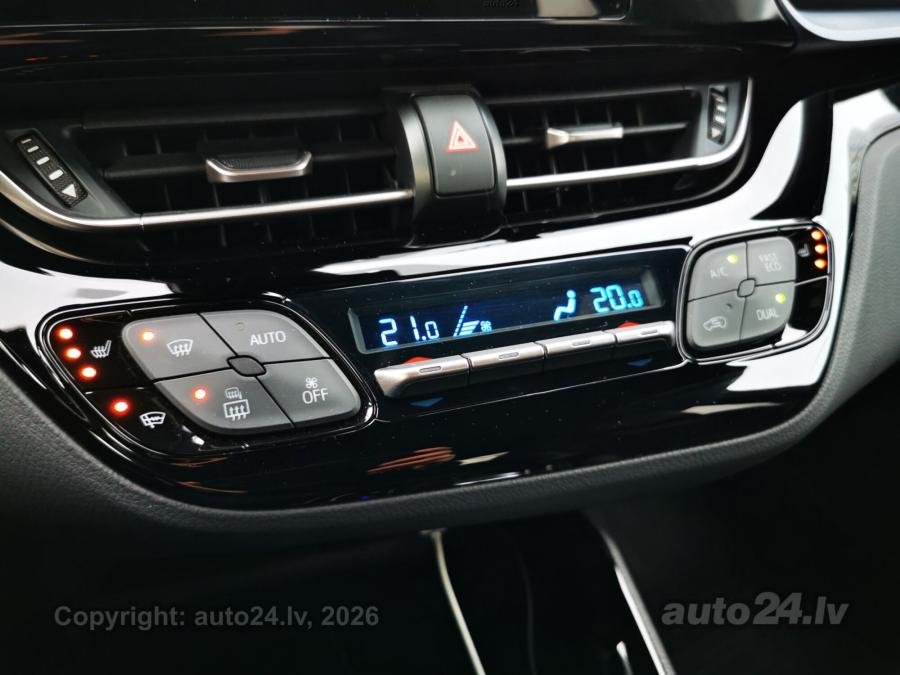 Серый Тойота C-HR 2023 в Таллин, объемом двигателя 2.00 л и пробегом 40 тыс. км за 25990 €, фото 16 на AUTOMOTO.COM.LV