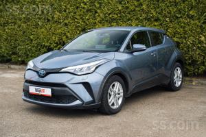 Grey Toyota C-HR 2023 in Riga, with an engine capacity of 1.80 L and mileage of 57 thousand km for 20850 €, photo  on AUTOMOTO.COM.LV