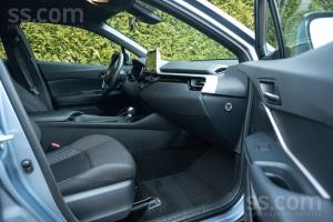 Grey Toyota C-HR 2023 in Riga, with an engine capacity of 1.80 L and mileage of 57 thousand km for 20850 €, photo 13 on AUTOMOTO.COM.LV