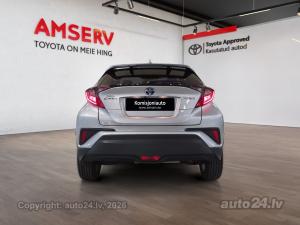 Серый Тойота C-HR 2023 в Таллин, объемом двигателя 1.80 л и пробегом 42 тыс. км за 22490 €, фото 5 на AUTOMOTO.COM.LV