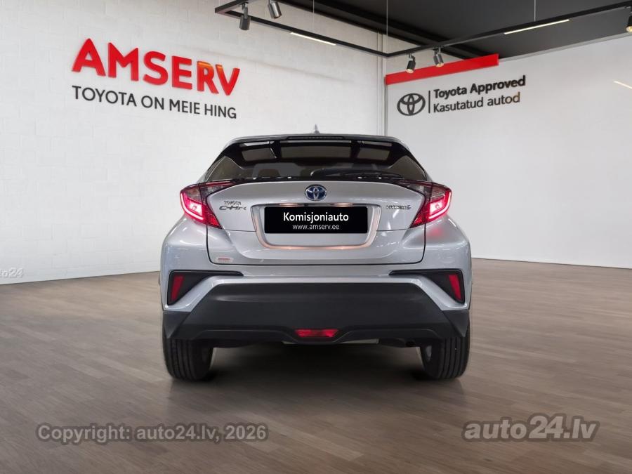 Серый Тойота C-HR 2023 в Таллин, объемом двигателя 1.80 л и пробегом 42 тыс. км за 22490 €, фото 5 на AUTOMOTO.COM.LV