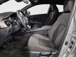 Серый Тойота C-HR 2023 в Таллин, объемом двигателя 1.80 л и пробегом 42 тыс. км за 22490 €, фото 12 на AUTOMOTO.COM.LV