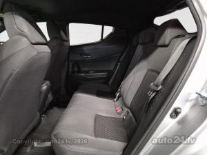 Серый Тойота C-HR 2023 в Таллин, объемом двигателя 1.80 л и пробегом 42 тыс. км за 22490 €, фото 20 на AUTOMOTO.COM.LV