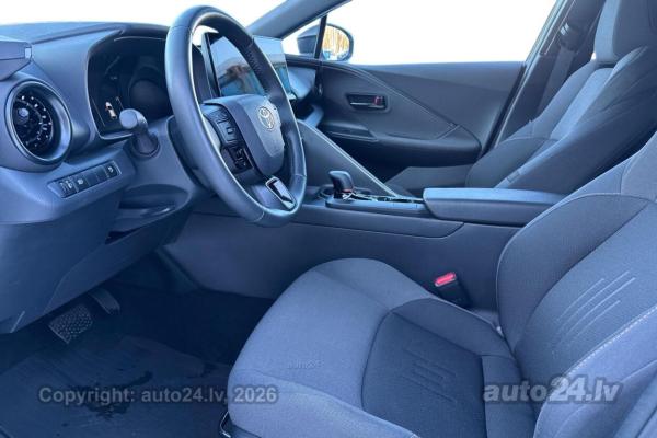 Grey Toyota C-HR 2024 in Paide, with an engine capacity of 1.80 L and mileage of 17 thousand km for 27990 €, photo 11 on AUTOMOTO.COM.LV