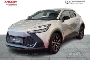 Pelēks Toyota C-HR 2024 Pērnava, ar dzinēja tilpumu 1.80 L un nobraukumu 19 tūkst. km par 27990 €, foto  vietnē AUTOMOTO.COM.LV