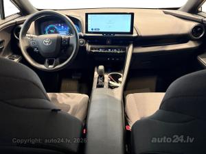 Grey Toyota C-HR 2024 in Parnu, with an engine capacity of 1.80 L and mileage of 25 thousand km for 28990 €, photo 9 on AUTOMOTO.COM.LV