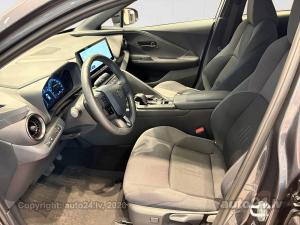 Grey Toyota C-HR 2024 in Parnu, with an engine capacity of 1.80 L and mileage of 25 thousand km for 28990 €, photo 12 on AUTOMOTO.COM.LV