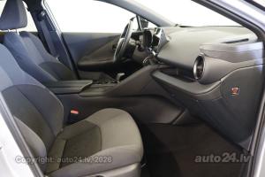 Pelēks Toyota C-HR 2024 Tallina, ar dzinēja tilpumu 1.99 L un nobraukumu 22 tūkst. km par 34500 €, foto 7 vietnē AUTOMOTO.COM.LV