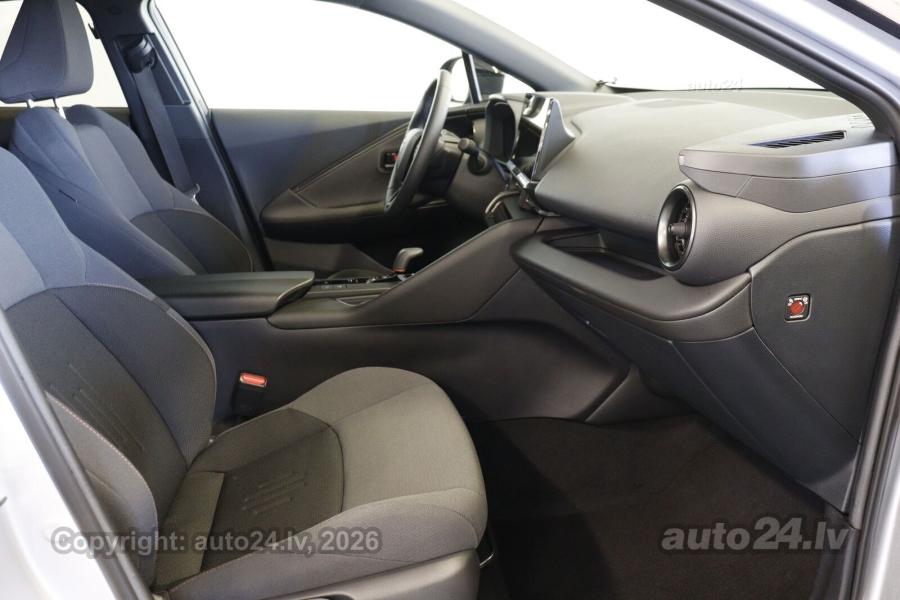 Pelēks Toyota C-HR 2024 Tallina, ar dzinēja tilpumu 1.99 L un nobraukumu 22 tūkst. km par 34500 €, foto 7 vietnē AUTOMOTO.COM.LV