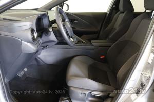 Pelēks Toyota C-HR 2024 Tallina, ar dzinēja tilpumu 1.99 L un nobraukumu 22 tūkst. km par 34500 €, foto 12 vietnē AUTOMOTO.COM.LV