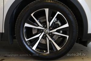 Pelēks Toyota C-HR 2024 Tallina, ar dzinēja tilpumu 1.99 L un nobraukumu 22 tūkst. km par 34500 €, foto 16 vietnē AUTOMOTO.COM.LV