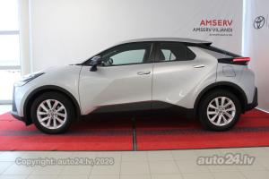 Серый Тойота C-HR 2024 в Вильянди, объемом двигателя 1.80 л и пробегом 27 тыс. км за 27990 €, фото 4 на AUTOMOTO.COM.LV