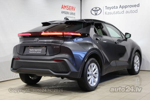 Grey Toyota C-HR 2024 in Tallinn, with an engine capacity of 1.80 L and mileage of 35 thousand km for 27990 €, photo 2 on AUTOMOTO.COM.LV