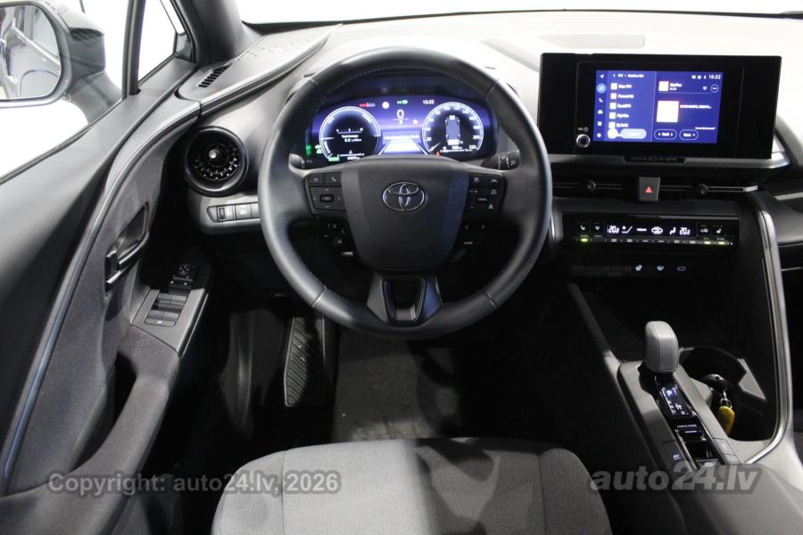 Серый Тойота C-HR 2024 в Таллин, объемом двигателя 1.80 л и пробегом 35 тыс. км за 27990 €, фото 10 на AUTOMOTO.COM.LV