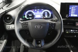 Серый Тойота C-HR 2024 в Таллин, объемом двигателя 1.80 л и пробегом 35 тыс. км за 27990 €, фото 13 на AUTOMOTO.COM.LV