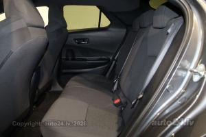 Серый Тойота C-HR 2024 в Таллин, объемом двигателя 1.80 л и пробегом 35 тыс. км за 27990 €, фото 18 на AUTOMOTO.COM.LV
