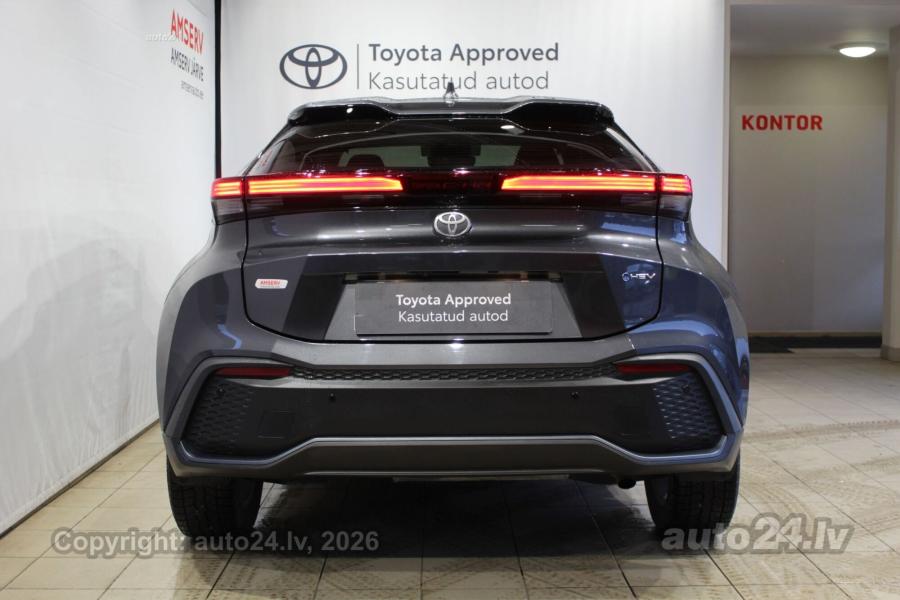Серый Тойота C-HR 2024 в Таллин, объемом двигателя 1.80 л и пробегом 41 тыс. км за 26990 €, фото 5 на AUTOMOTO.COM.LV