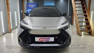 Pelēks Toyota C-HR 2024 Tallina, ar dzinēja tilpumu 2.00 L un nobraukumu 56 tūkst. km par 36995 €, foto  vietnē AUTOMOTO.COM.LV