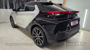 Pelēks Toyota C-HR 2024 Tallina, ar dzinēja tilpumu 2.00 L un nobraukumu 56 tūkst. km par 36995 €, foto 5 vietnē AUTOMOTO.COM.LV