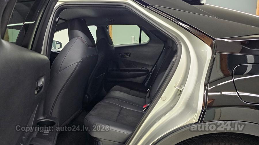 Pelēks Toyota C-HR 2024 Tallina, ar dzinēja tilpumu 2.00 L un nobraukumu 56 tūkst. km par 36995 €, foto 13 vietnē AUTOMOTO.COM.LV