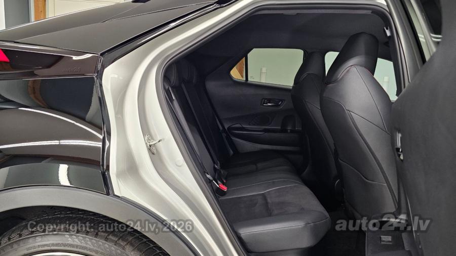 Pelēks Toyota C-HR 2024 Tallina, ar dzinēja tilpumu 2.00 L un nobraukumu 56 tūkst. km par 36995 €, foto 14 vietnē AUTOMOTO.COM.LV