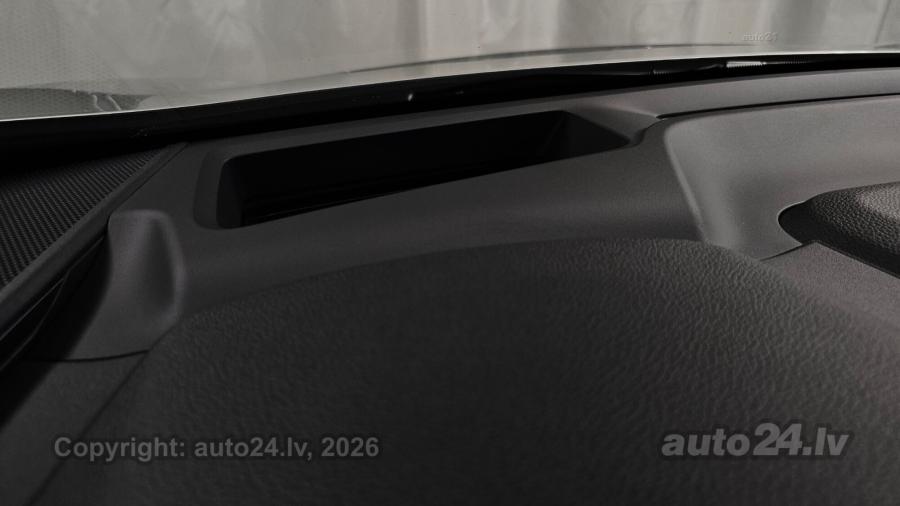 Pelēks Toyota C-HR 2024 Tallina, ar dzinēja tilpumu 2.00 L un nobraukumu 56 tūkst. km par 36995 €, foto 22 vietnē AUTOMOTO.COM.LV