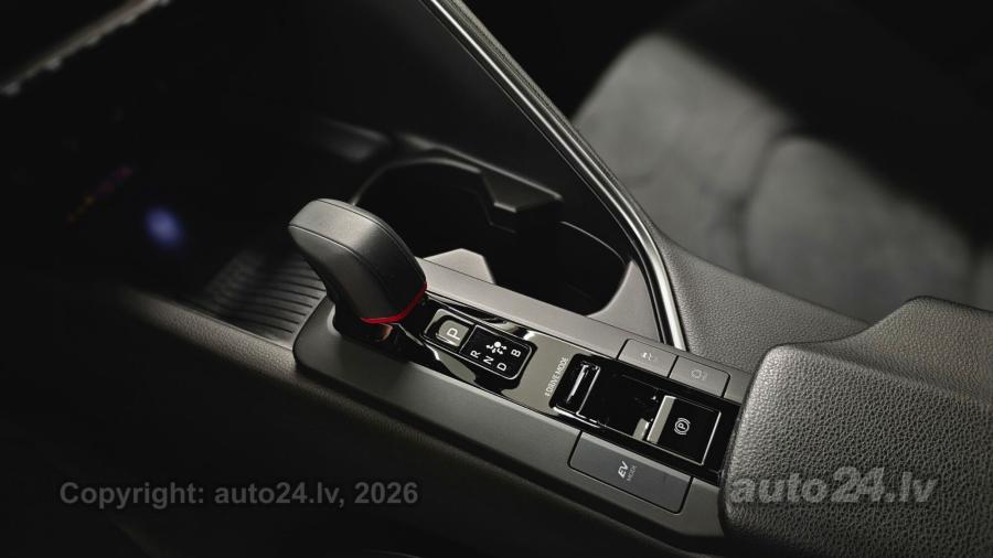 Pelēks Toyota C-HR 2024 Tallina, ar dzinēja tilpumu 2.00 L un nobraukumu 56 tūkst. km par 36995 €, foto 24 vietnē AUTOMOTO.COM.LV