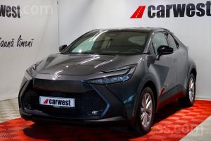 Pelēks Toyota C-HR 2024 Rīga, ar dzinēja tilpumu 1.80 L un nobraukumu 26 tūkst. km par 26500 €, foto  vietnē AUTOMOTO.COM.LV