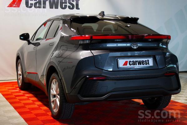 Pelēks Toyota C-HR 2024 Rīga, ar dzinēja tilpumu 1.80 L un nobraukumu 26 tūkst. km par 26500 €, foto 6 vietnē AUTOMOTO.COM.LV