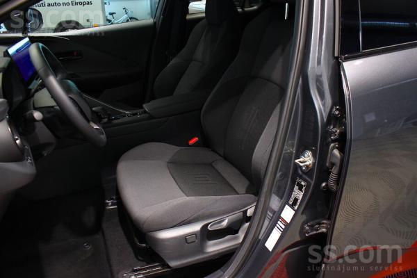 Pelēks Toyota C-HR 2024 Rīga, ar dzinēja tilpumu 1.80 L un nobraukumu 26 tūkst. km par 26500 €, foto 10 vietnē AUTOMOTO.COM.LV