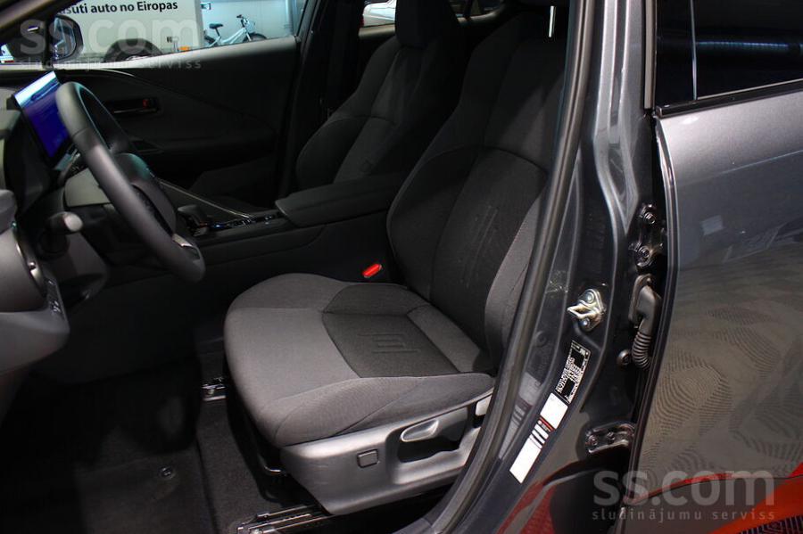 Grey Toyota C-HR 2024 in Riga, with an engine capacity of 1.80 L and mileage of 26 thousand km for 26500 €, photo 11 on AUTOMOTO.COM.LV