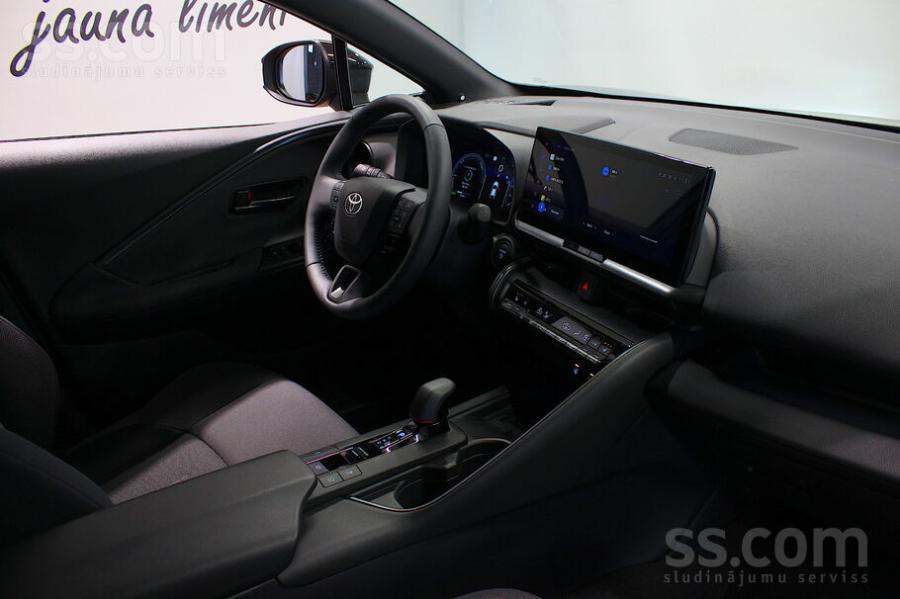 Grey Toyota C-HR 2024 in Riga, with an engine capacity of 1.80 L and mileage of 26 thousand km for 26500 €, photo 25 on AUTOMOTO.COM.LV