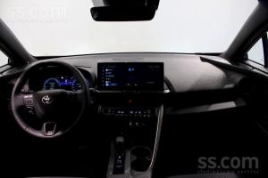 Grey Toyota C-HR 2024 in Riga, with an engine capacity of 1.80 L and mileage of 26 thousand km for 26500 €, photo 31 on AUTOMOTO.COM.LV