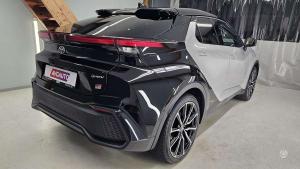 Серый Тойота C-HR 2024 в Таллин, объемом двигателя 1.99 л и пробегом 56 тыс. км за 36995 €, фото 6 на AUTOMOTO.COM.LV