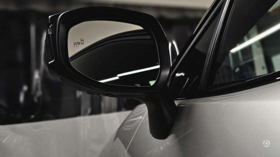 Серый Тойота C-HR 2024 в Таллин, объемом двигателя 1.99 л и пробегом 56 тыс. км за 36995 €, фото 18 на AUTOMOTO.COM.LV